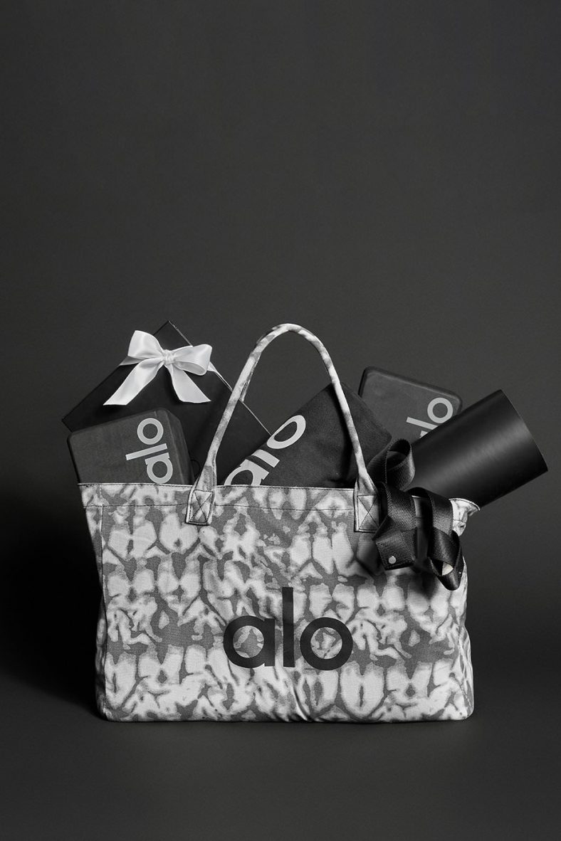 The Alo Set: The Ultimate Gift For A Yogi That Every Serious Yogi Needs ...