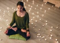 Lotus Pose 101 - How To Do Lotus Pose Step-By-Step + 2 Beginner ...