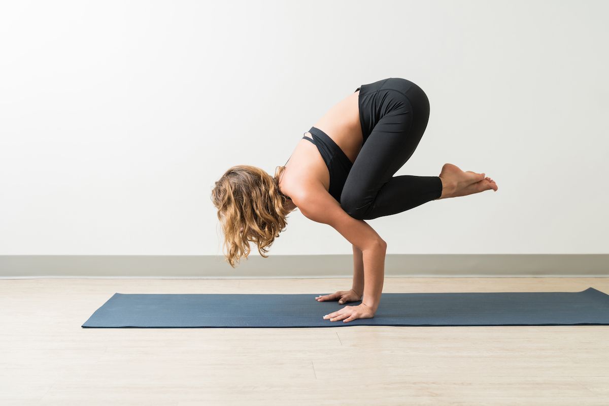 10 Best Yoga Poses To Build Arm Strength (With Step-By-Step ...