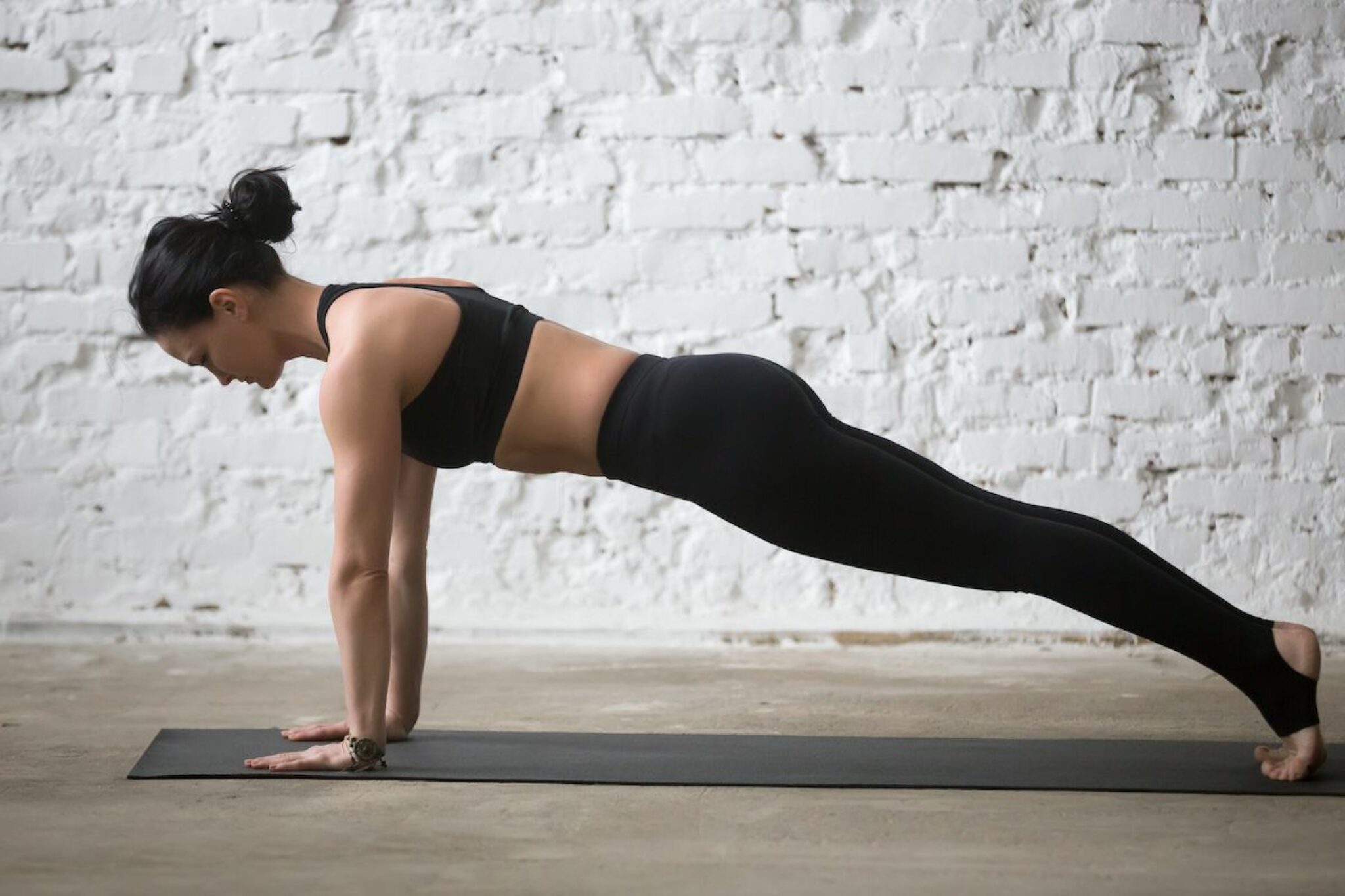 10 Best Yoga Poses To Build Full Body Strength (With Step-By-Step ...